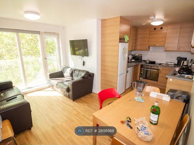 Columbia Lodge, Southampton SO16, Room to rent, £372 pcm | PrimeLocation