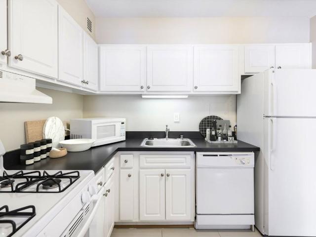 Columbia Plaza Studio Apartment for Rent at 2400 Virginia Ave Nw, Washington, DC 20037 Foggy Bottom GWU West End