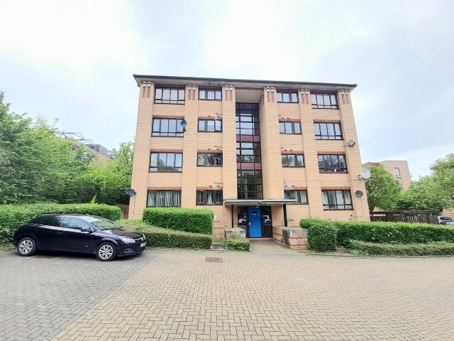 Columbia Place, Milton Keynes MK9, 2 bed flat to rent, £1,350 pcm | PrimeLocation