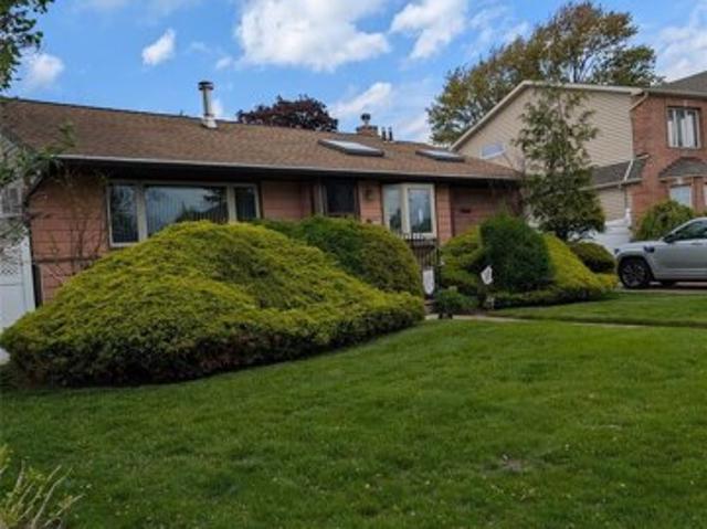 Columbia Rd, Hicksville, Home For Sale