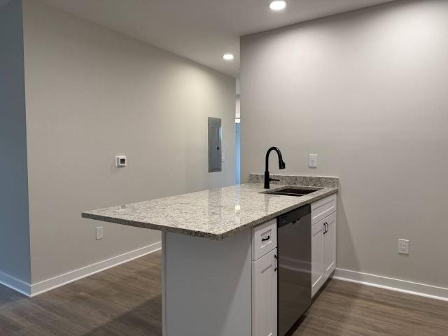 Columbia Rising 2 Bedroom Apartment for Rent at 1300 Johnson Ave, Columbia, SC 29203 Colonial Park