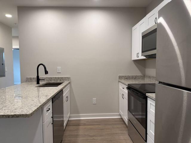 Columbia Rising 2 Bedroom Apartment for Rent at 1300 Johnson Ave, Columbia, SC 29203 Colonial Park