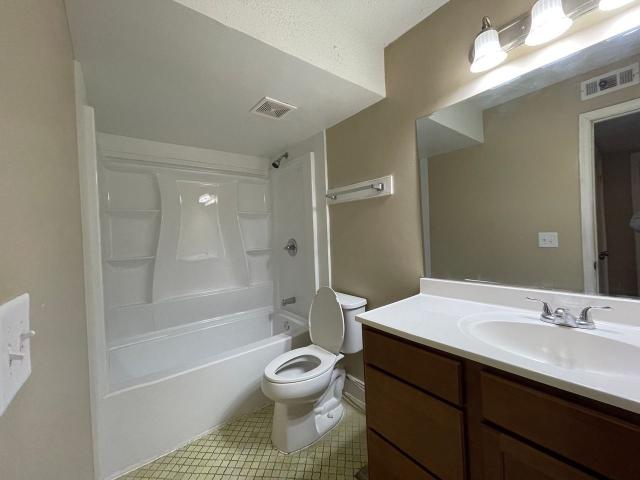 Columbia Rising 2 Bedroom Apartment for Rent at 1300 Johnson Ave, Columbia, SC 29203 Colonial Park