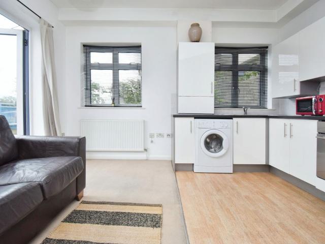 Columbine Way, Lewisham Road, London SE13, Studio to rent, £1,350 pcm | PrimeLocation