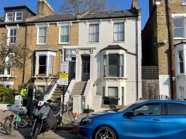 Colvestone Crescent, London 1 bed apartment to rent £1,950 pcm £450 pw