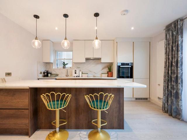 Colville Terrace, London, W11 2 bed flat to rent £6,000 pcm £1,385 pw