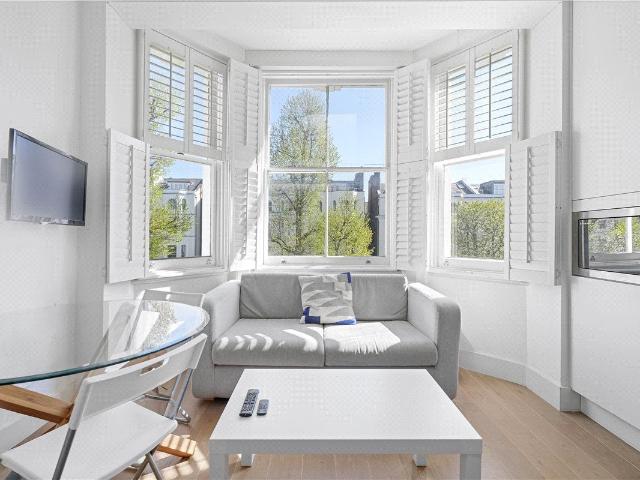 Colville Gardens, Notting Hill, London W11, Studio to rent, £1,900 pcm | PrimeLocation