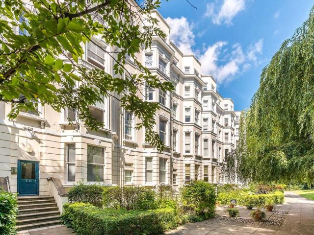 Colville Gardens, Notting Hill. Studio to rent £3,250 pcm £750 pw