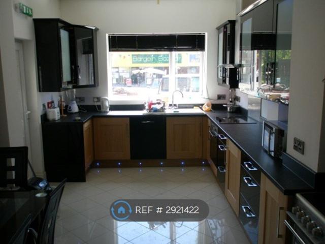 Colwick Rd, Nottingham NG2, Room to rent, £400 pcm | PrimeLocation