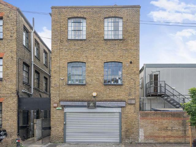 Colworth Grove, Elephant and Castle. 2 bed flat to rent £2,384 pcm £550 pw