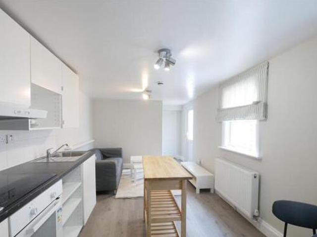 Colworth Road, Leytonstone, 3 Bedroom Apartment
