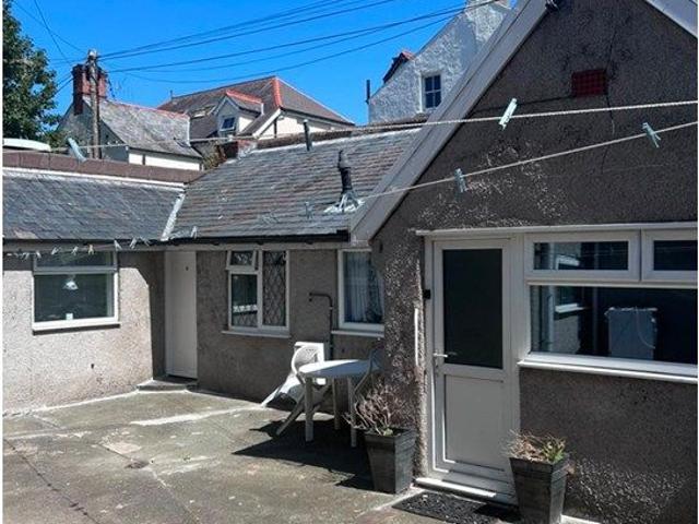 Colwyn Bay, Colwyn Bay Conwy LL29, 1 bed bungalow to rent, £750 pcm | PrimeLocation