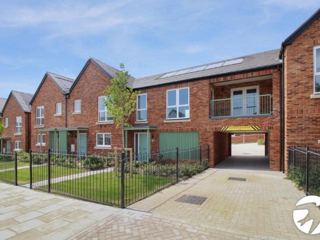 Colyer Drive, Alkerden, Ebbsfleet. 1 bed flat to rent £1,750 pcm £404 pw