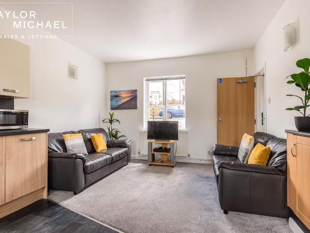Colbourne Avenue, Brighton BN2, Room to rent, £550 pcm | PrimeLocation