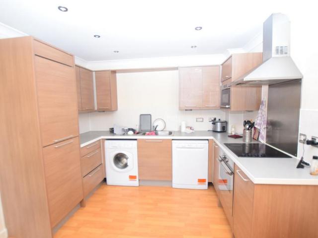Colchester CO2 1 bed apartment to rent £1,000 pcm £231 pw