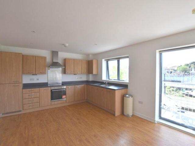 Colchester CO2 2 bed apartment to rent £1,275 pcm £294 pw