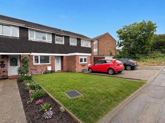 Colchester, Colchester CO4 3 bed semi detached house to rent £1,395 pcm £322 pw