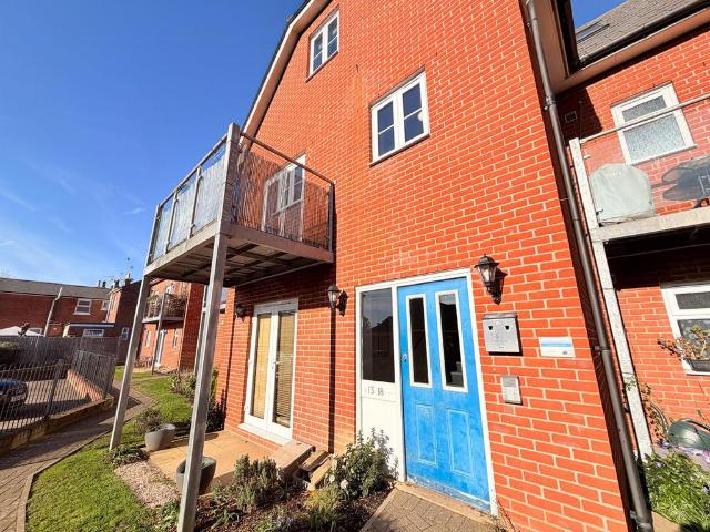 Colchester, Colchester CO2 2 bed flat to rent £1,150 pcm £265 pw