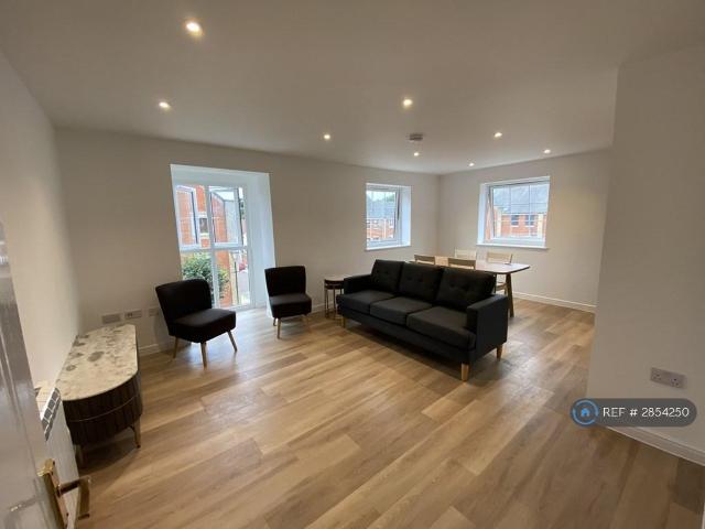 Colchester, Colchester, CO2 4 bed penthouse to rent £2,000 pcm £462 pw