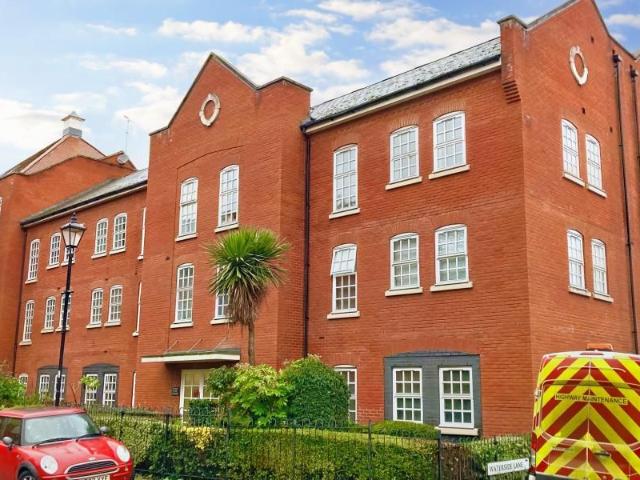 Colchester, Essex CO2, 2 bed flat to rent, £1,225 pcm | PrimeLocation