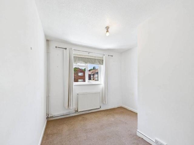Colchester Road, Lawford, Manningtree, Essex, CO11 1UG