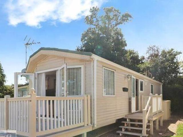 Colchester Road, St Osyth, 2 Bedroom Park