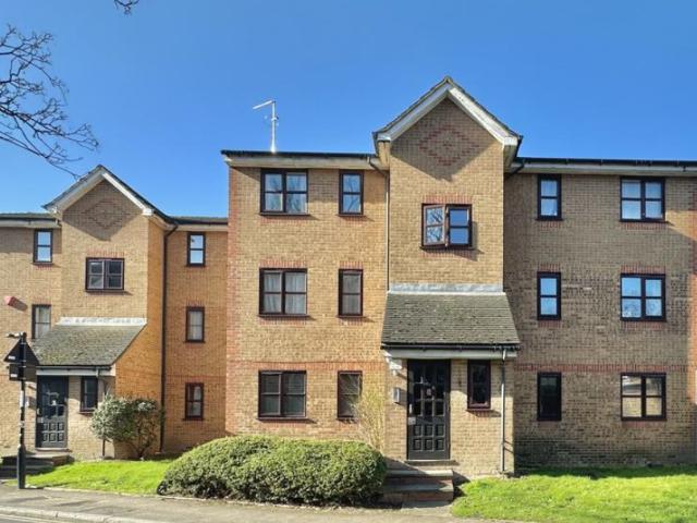 Cold Blow Lane, London SE14 2 bed flat to rent £1,850 pcm £427 pw
