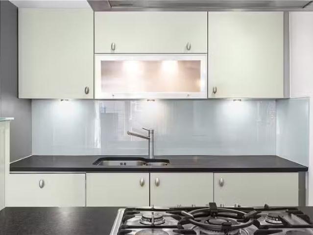 Cold Harbour, London, E14 9NT