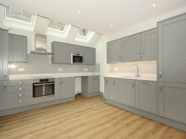 Coldershaw Road W13, 2 bed flat to rent, £2,200 pcm | PrimeLocation