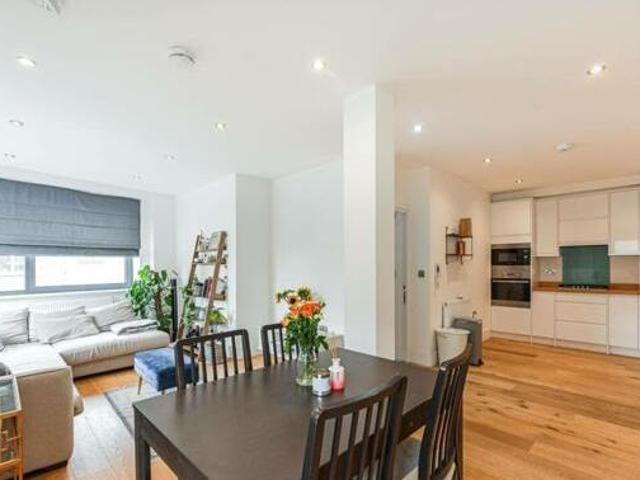 Coldharbour Lane, Brixton, 2 Bedroom Flat