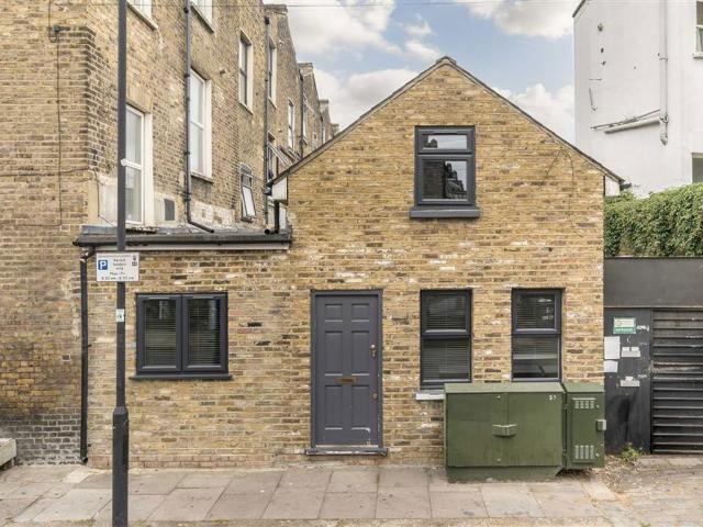 Coldharbour Lane, Camberwell SE5, 2 bed maisonette to rent, £2,350 pcm | PrimeLocation