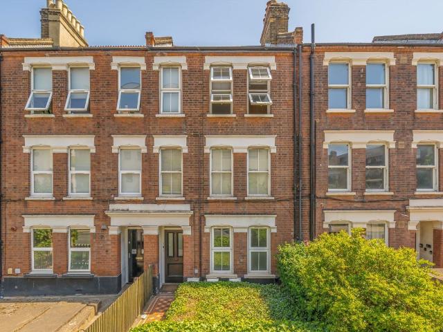 Coldharbour Lane, Camberwell SE5, 2 bed flat to rent, £2,200 pcm | PrimeLocation