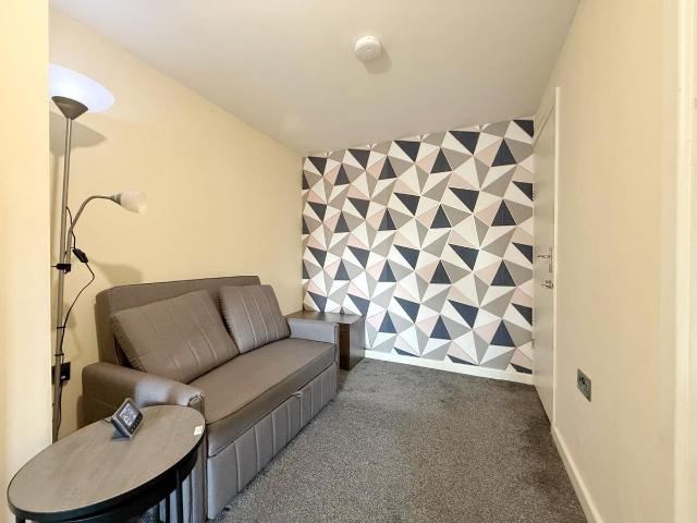 Coldharbour Lane, Hayes UB3, 1 bed flat to rent, £1,599 pcm | PrimeLocation