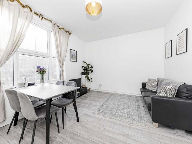Coldharbour Lane, London SW9 4 bed flat to rent £3,950 pcm £912 pw