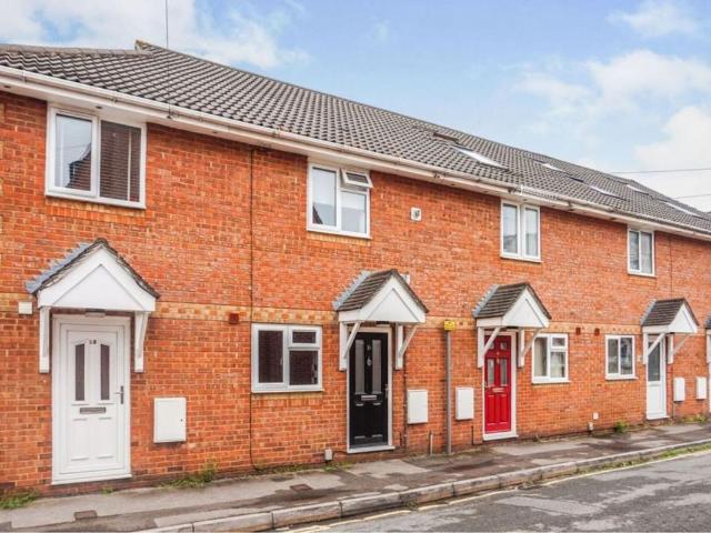Coldharbour Lane, Salisbury SP2, 2 bed terraced house to rent, £1,150 pcm | PrimeLocation