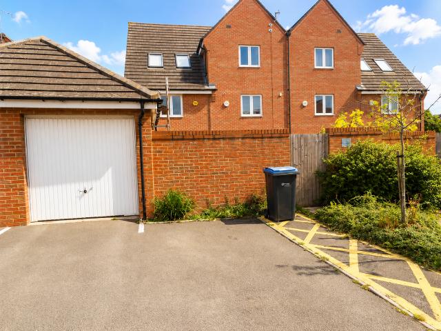 Coldstream Court, Coventry CV3, 1 bed flat to rent, £800 pcm | PrimeLocation