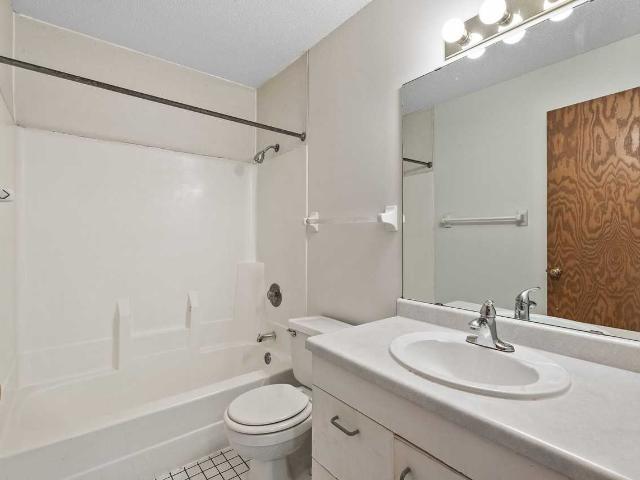 Cole Townhomes Housing Cooperative 2 Bedroom Apartment for Rent at 2457 Cole Ave Se, Minneapolis, MN 55414 Como