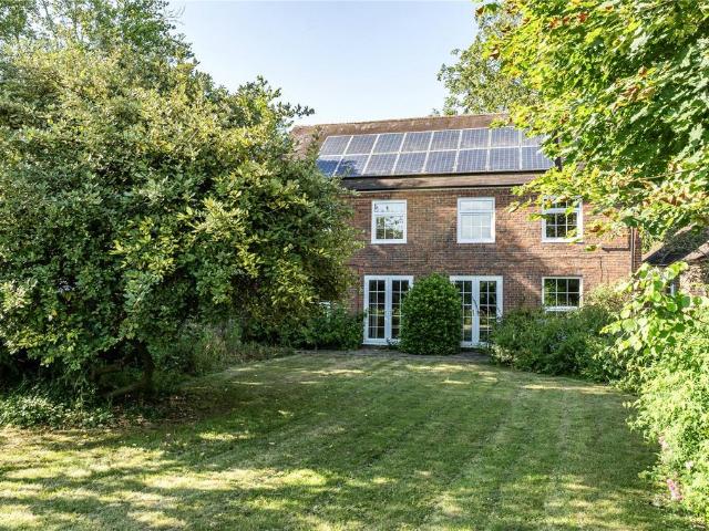 Colebrook Street, Winchester. 5 bed semi detached house to rent £4,500 pcm £1,038 pw