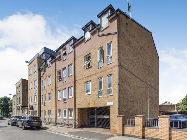 Colegrove Road London SE15 2 bed flat to rent £2,200 pcm £508 pw