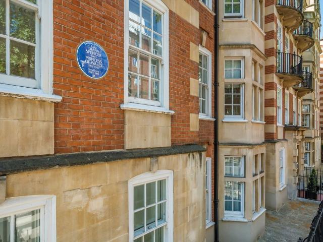 Coleherne Court, London SW5, 4 bed flat to rent, £9,000 pcm | PrimeLocation