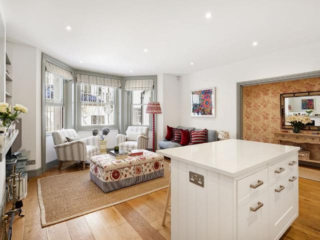 Coleherne Road, Chelsea, London SW10, 2 bed flat to rent, £4,832 pcm | PrimeLocation