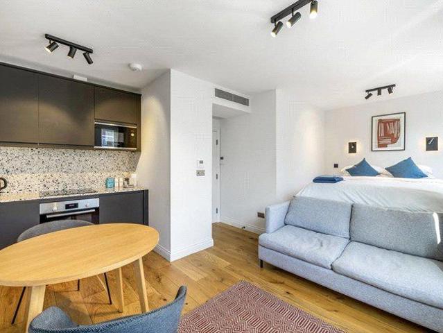 Coleherne Road, London SW10, 1 bed flat to rent, £2,500 pcm | PrimeLocation