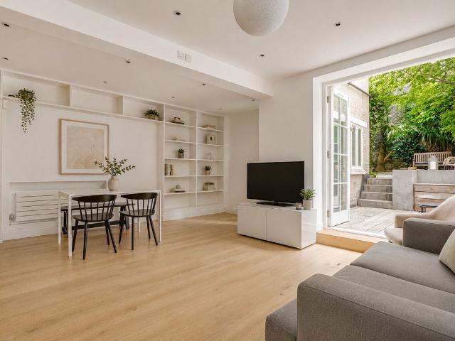 Coleherne Road, London SW10, 2 bed flat to rent, £6,500 pcm | PrimeLocation