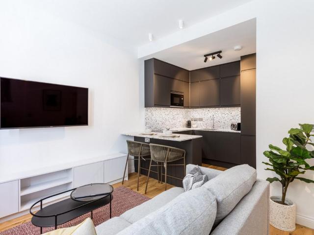 Coleherne Road, London, SW10 Studio to rent £2,500 pcm £577 pw