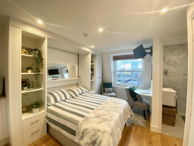 Coleherne Road Studio to rent £1,499 pcm £346 pw