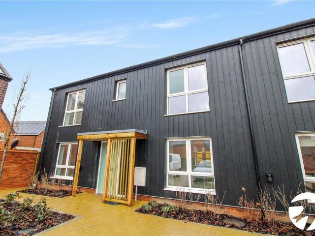 Colemans Close, Alkerden, Ebbsfleet. 3 bed end of terrace house to rent £2,575 pcm £594 pw