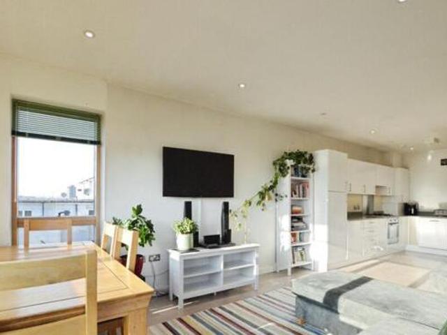 Coles Green Road, London, 2 Bedroom Apartment