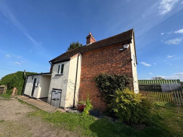 Coleshill, Birmingham B46, 3 bed cottage to rent, £1,500 pcm | PrimeLocation