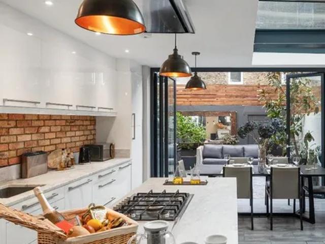 Colestown Street, London, SW11 3EH, United Kingdom | 4 bed townhouse for rent #137017961 | Rentberry