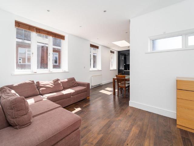 Coleridge Road, Crouch End, London 3 bed apartment to rent £3,250 pcm £750 pw